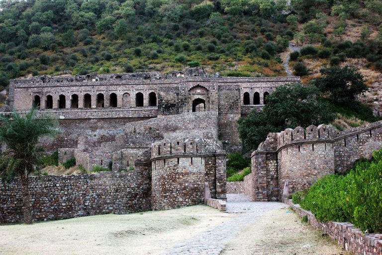Discover the hidden treasures of Sariska: ancient temples, haunted ...