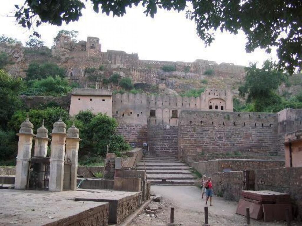 Let’s Travel to the Historical Ranthambore Fort! - Ranthambore National ...